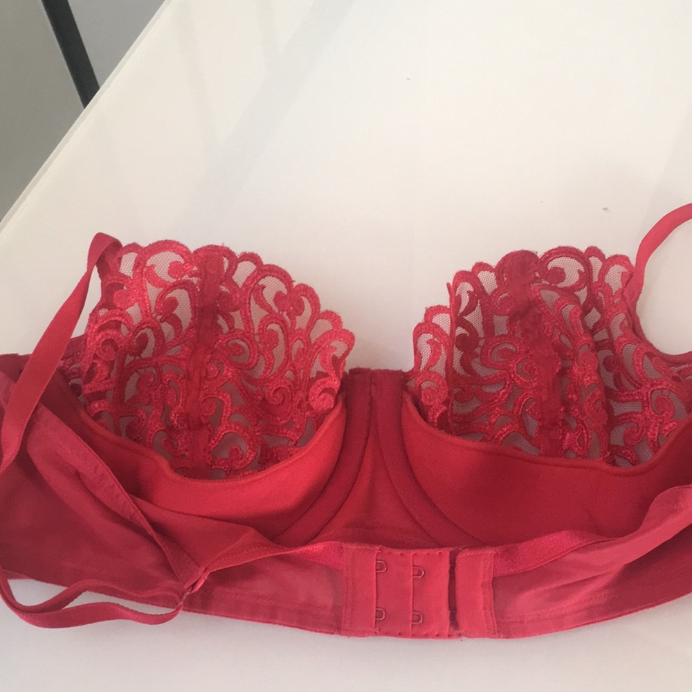 Beautiful Victoria Secret Crimson Brocade Bra With Sa… - Gem